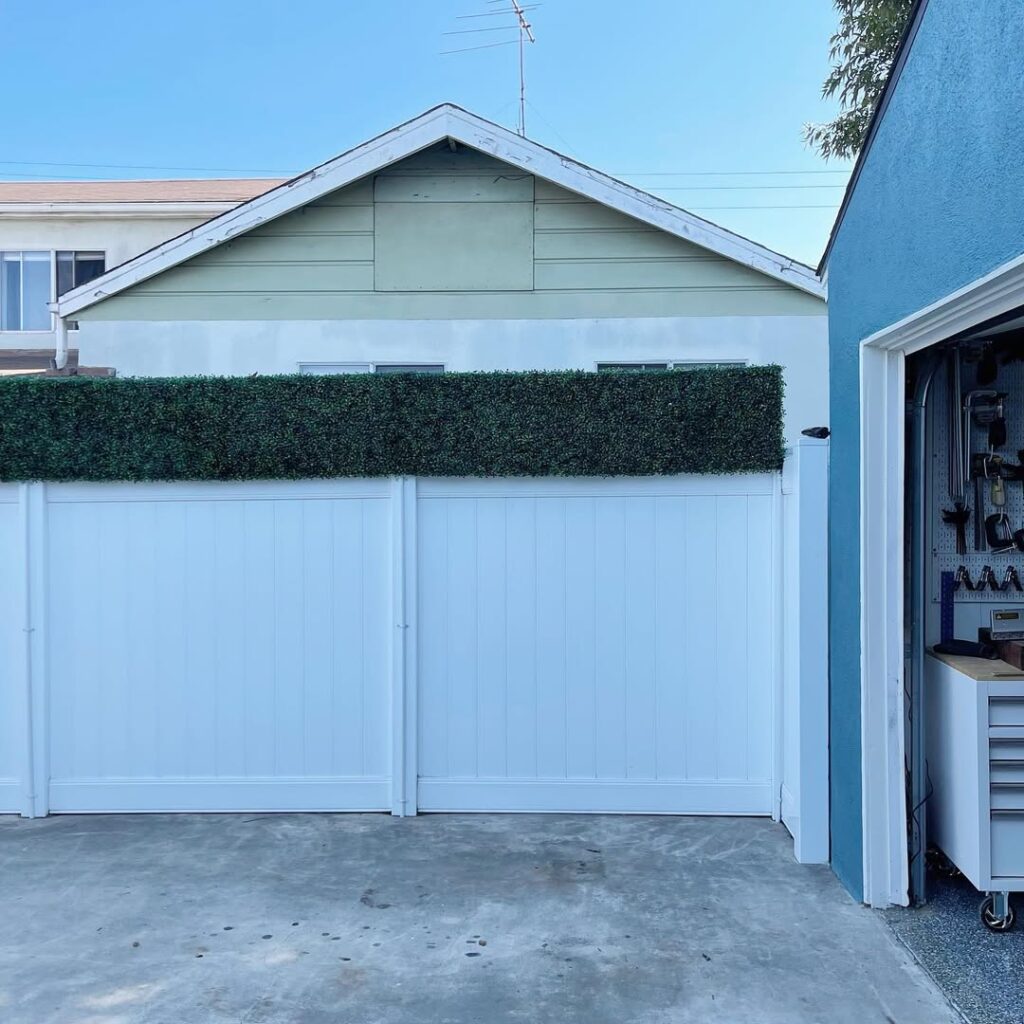 15 Innovative Fence Toppers to Enhance Privacy, Height & Style